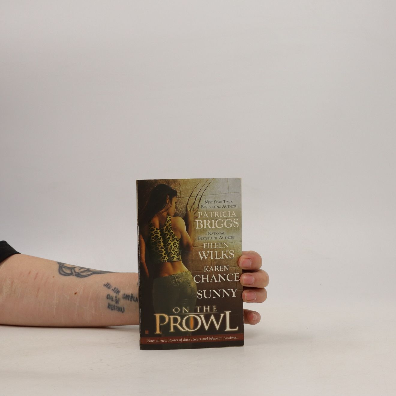 Alpha and Omega - bookbot.com