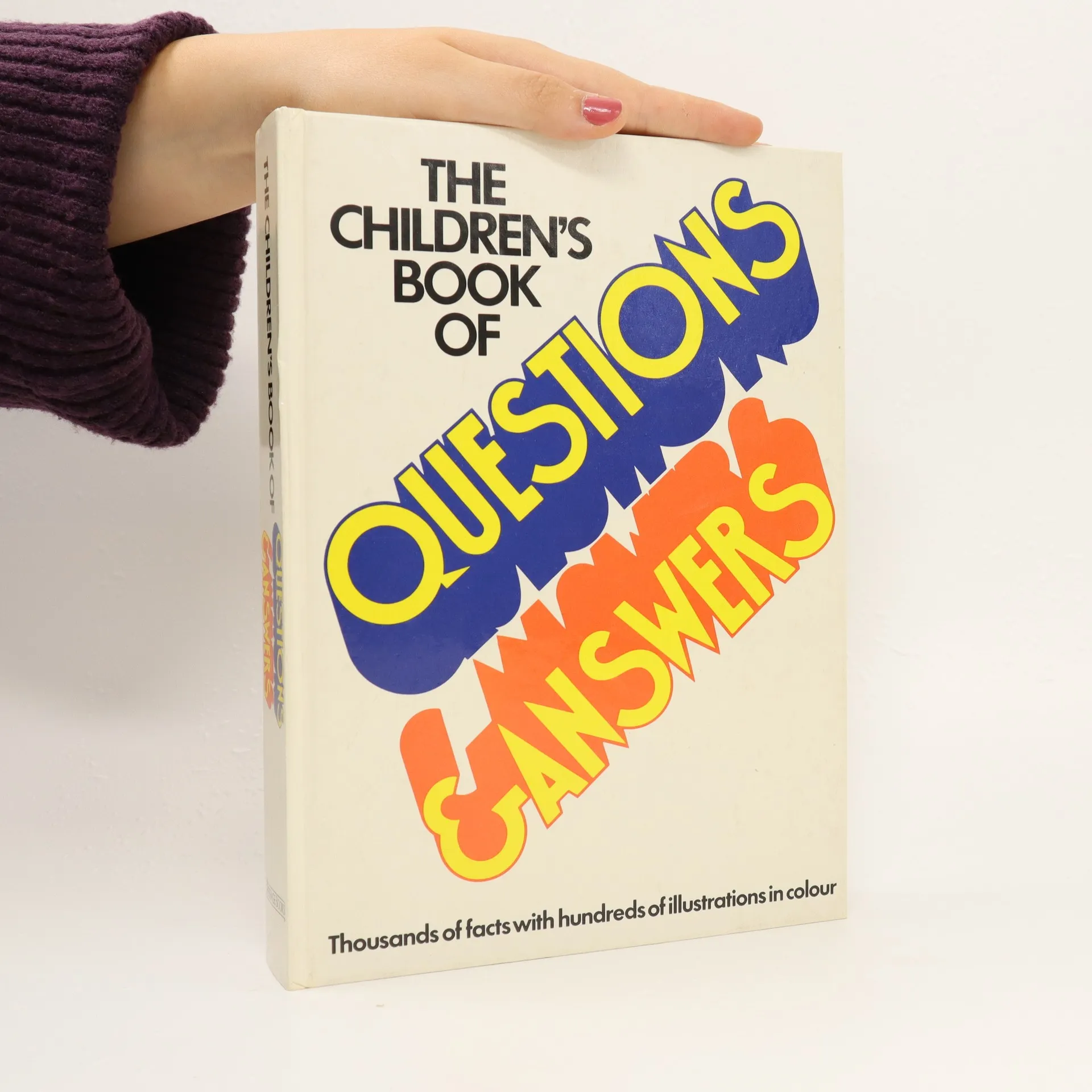 The children's book of questions & answers - Anthony Addison - knihobot.cz