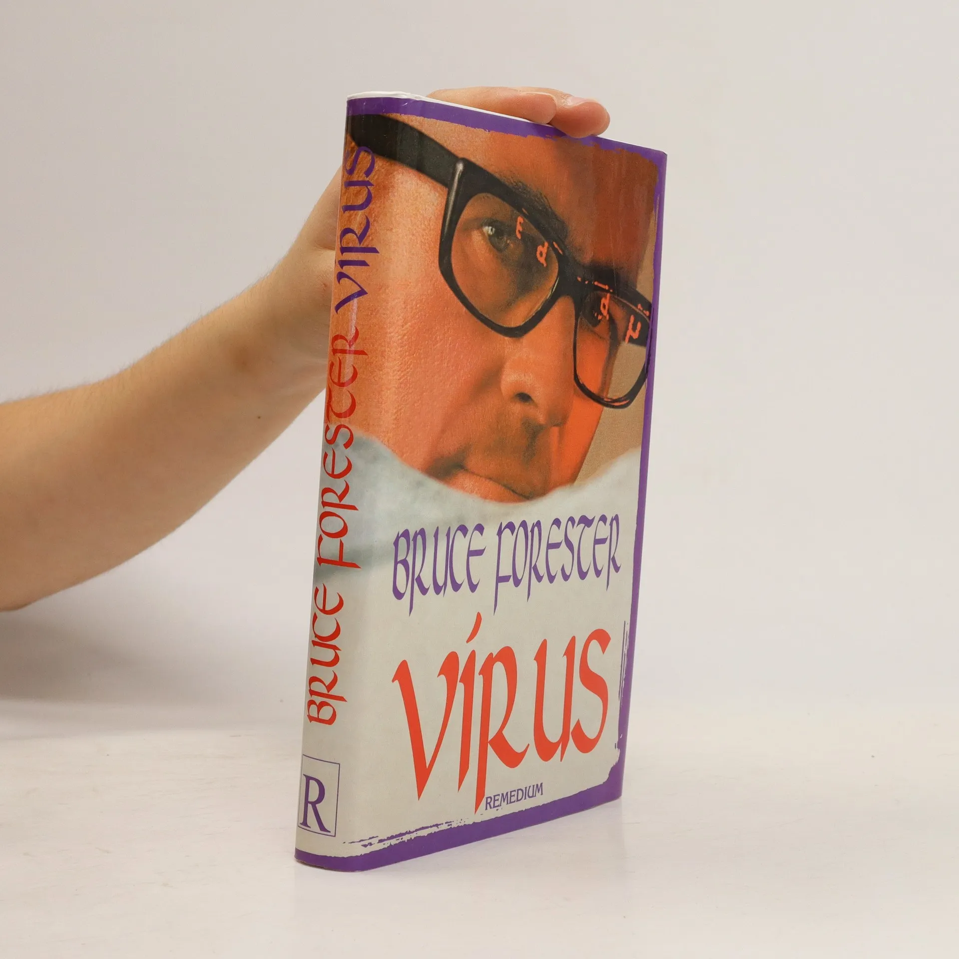 Vírus - Bruce Forester - knihobot.cz
