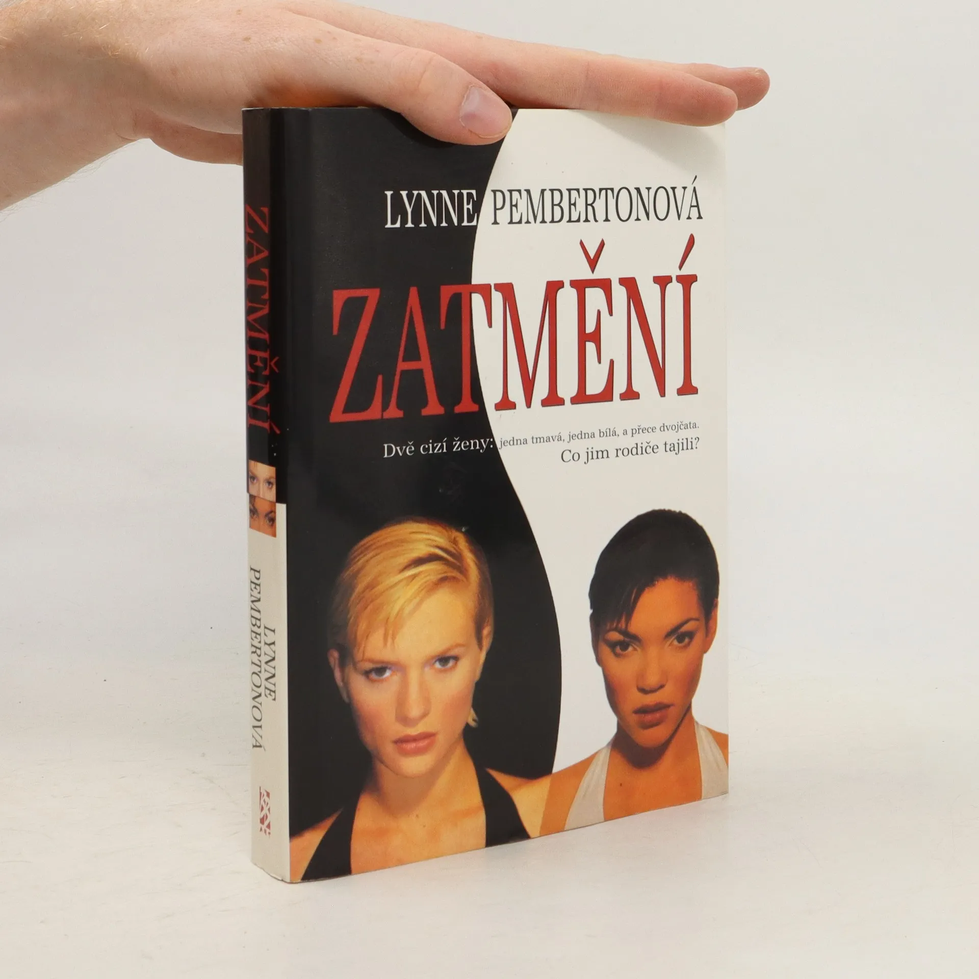 Zatmění - Lynne Pemberton, Simona Míková - knihobot.cz