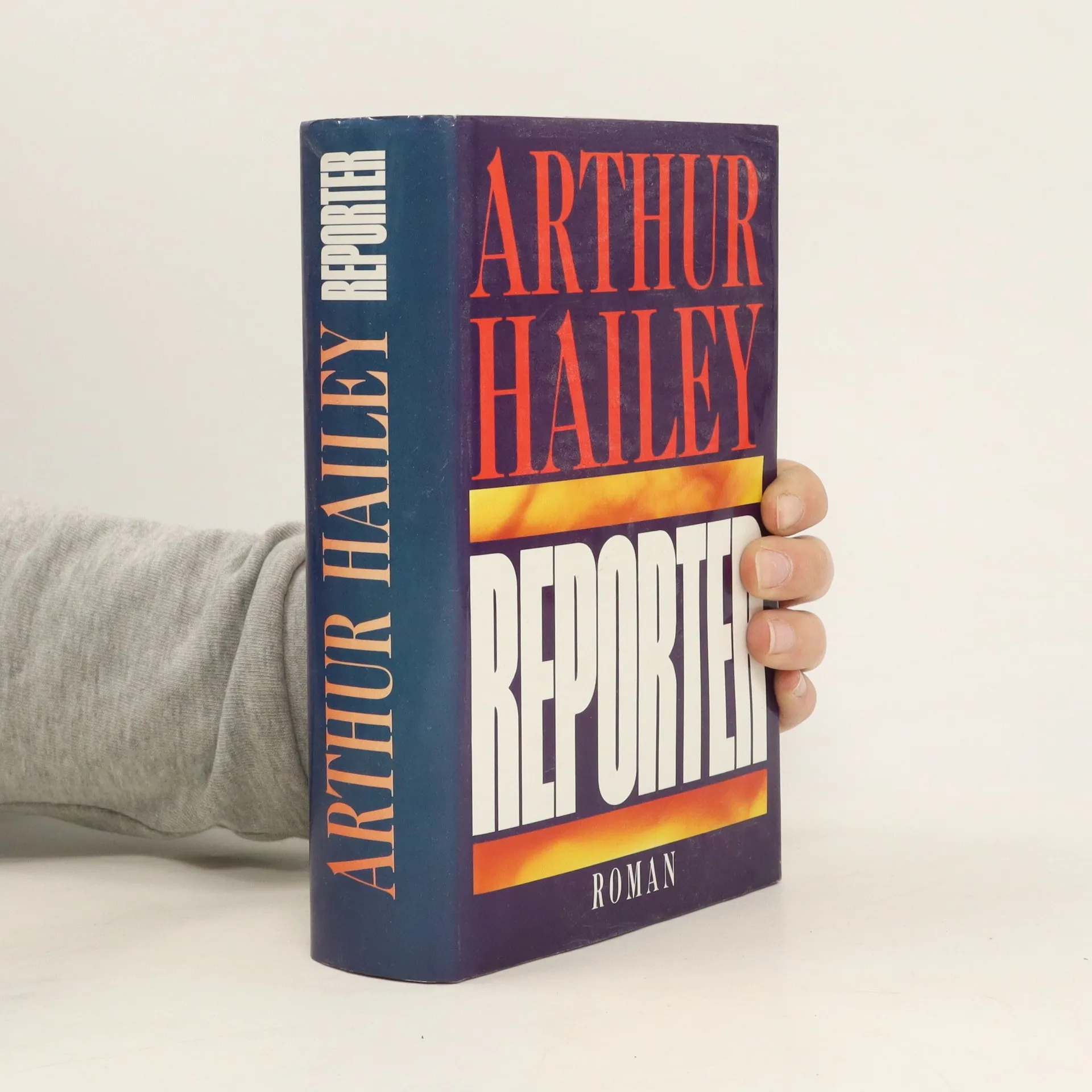 Reporter - Arthur Hailey - knihobot.cz
