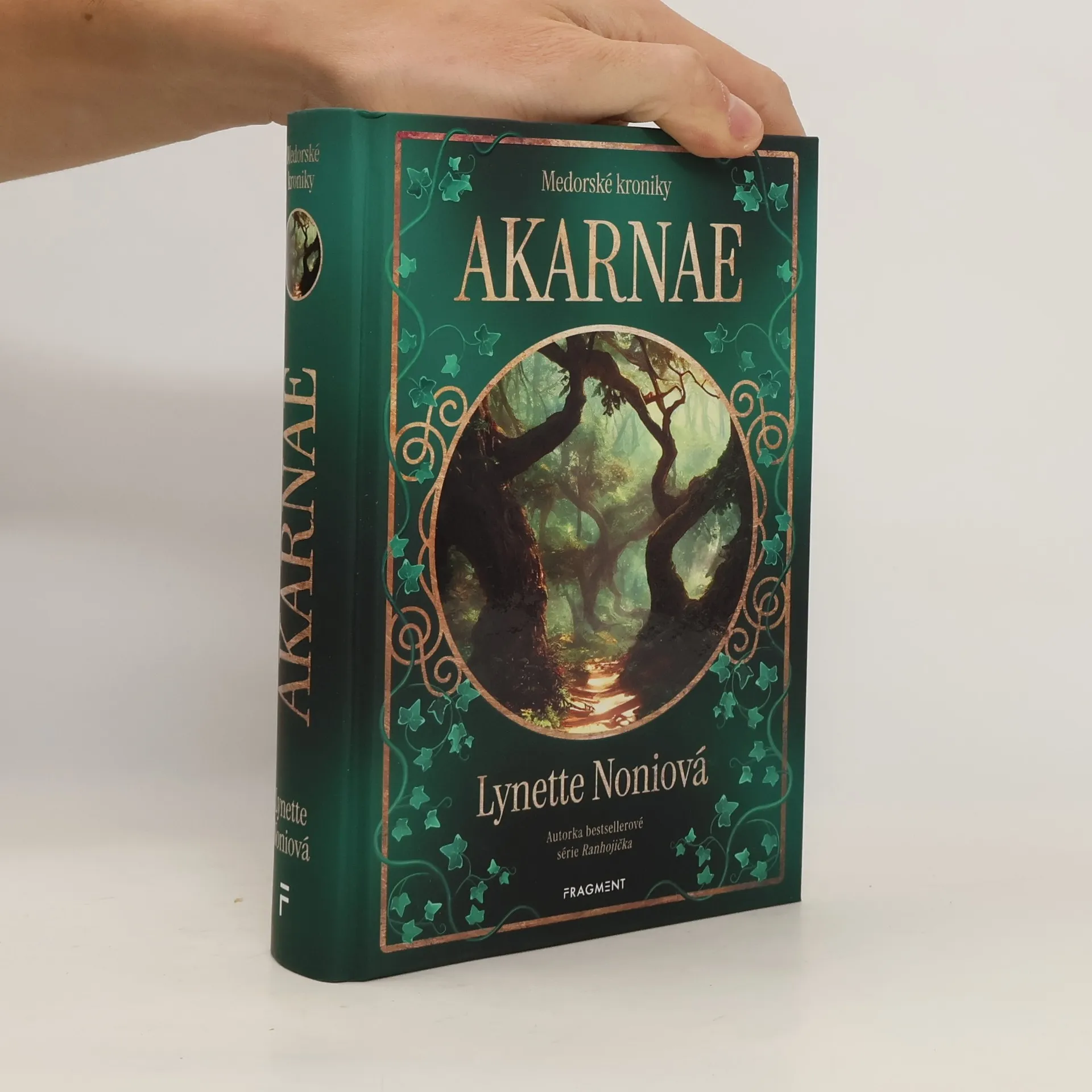 Akarnae - Lynette Noni - knihobot.cz