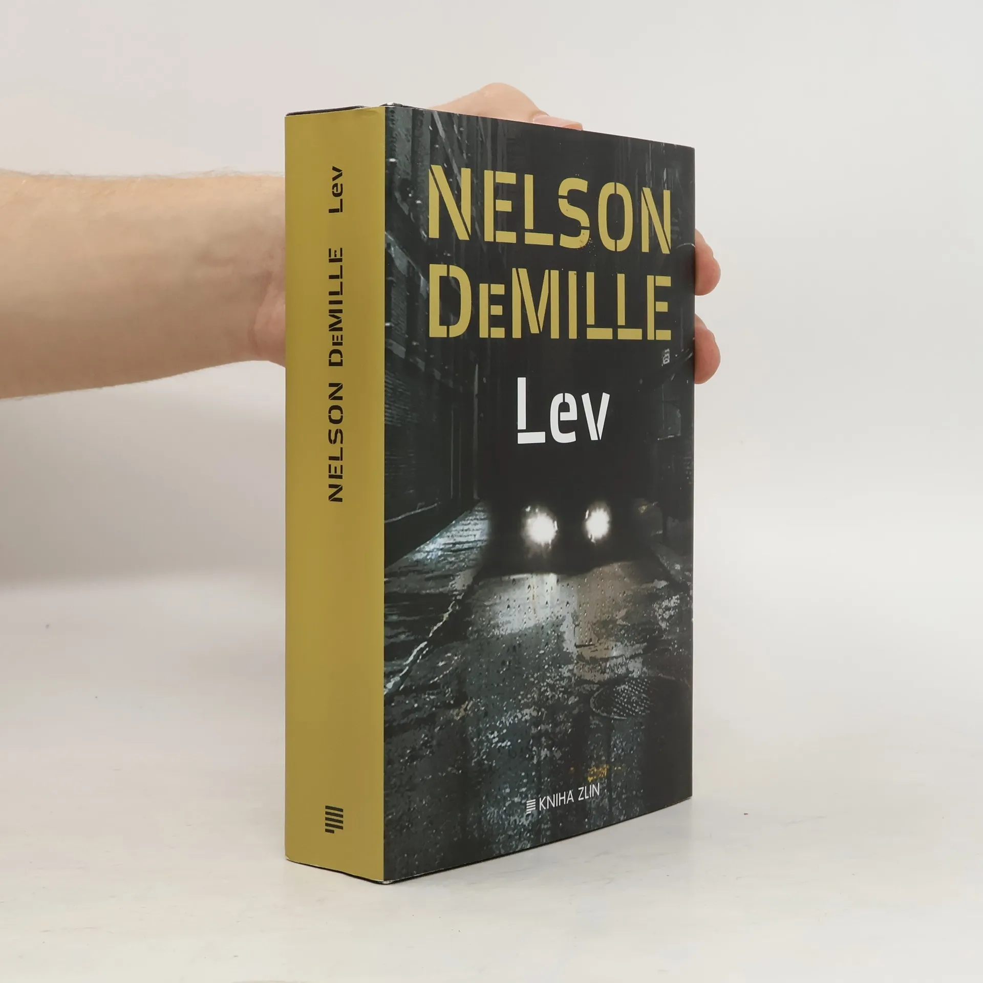 Lev - Nelson Richard DeMille, Pavel Bakič - knihobot.cz