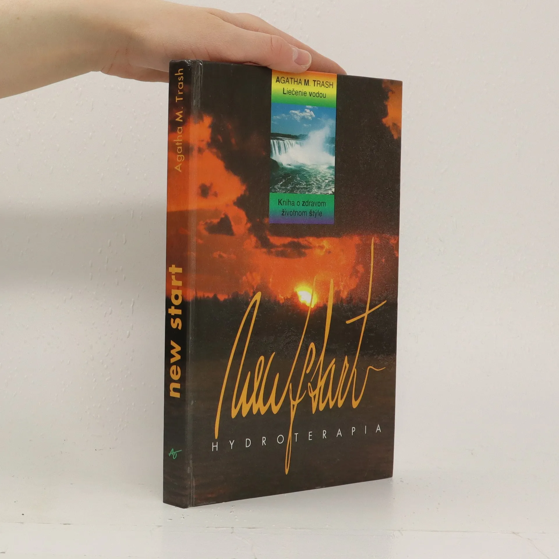 Hydroterapia - Agatha M. Trash - knihobot.cz